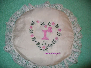 Lucru de mâna: Pernute brodate