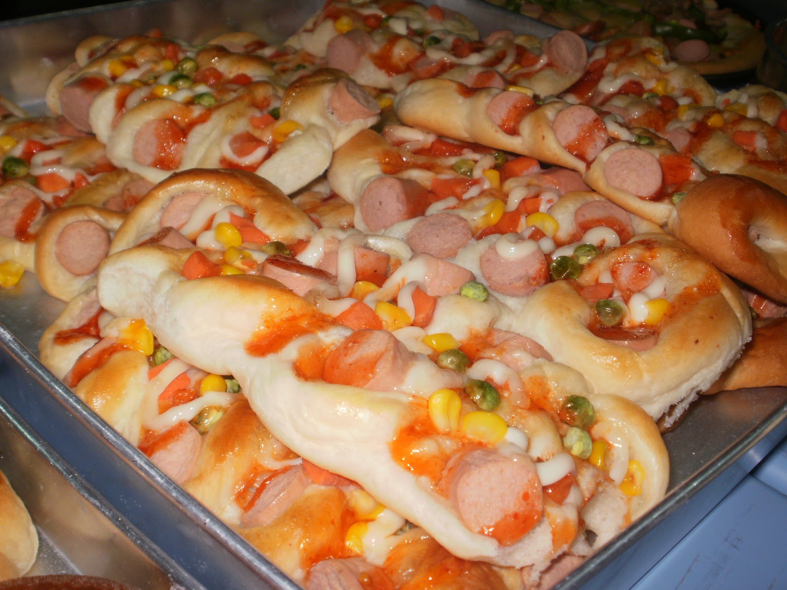 Hanan HOMEBASE Bakery: Pelbagai Roti