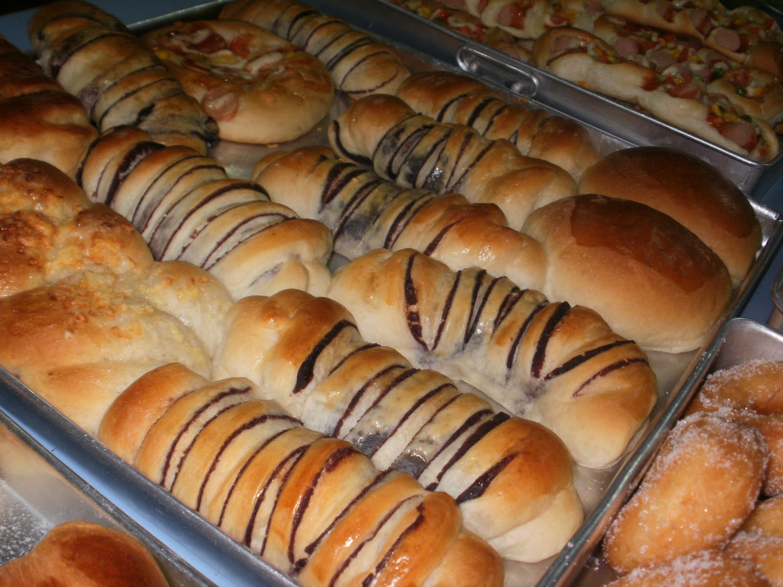 Hanan HOMEBASE Bakery: Pelbagai Roti