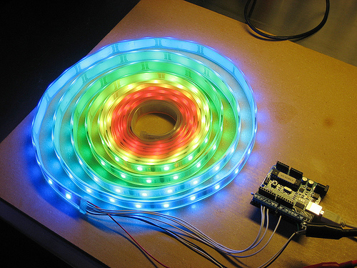RGB LED Strips com Controlo Individual de cada LED | Aberto até de ...