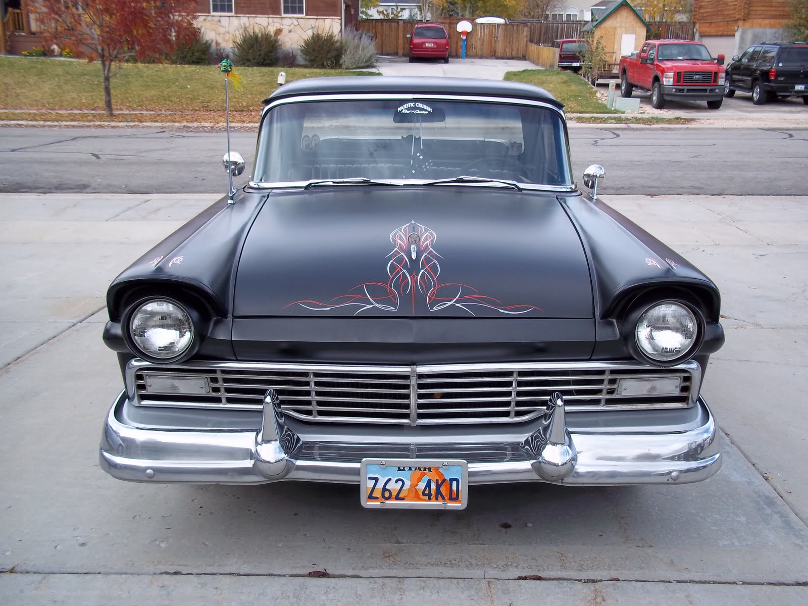 Leonardo's Kustoms pinstriping and lettering