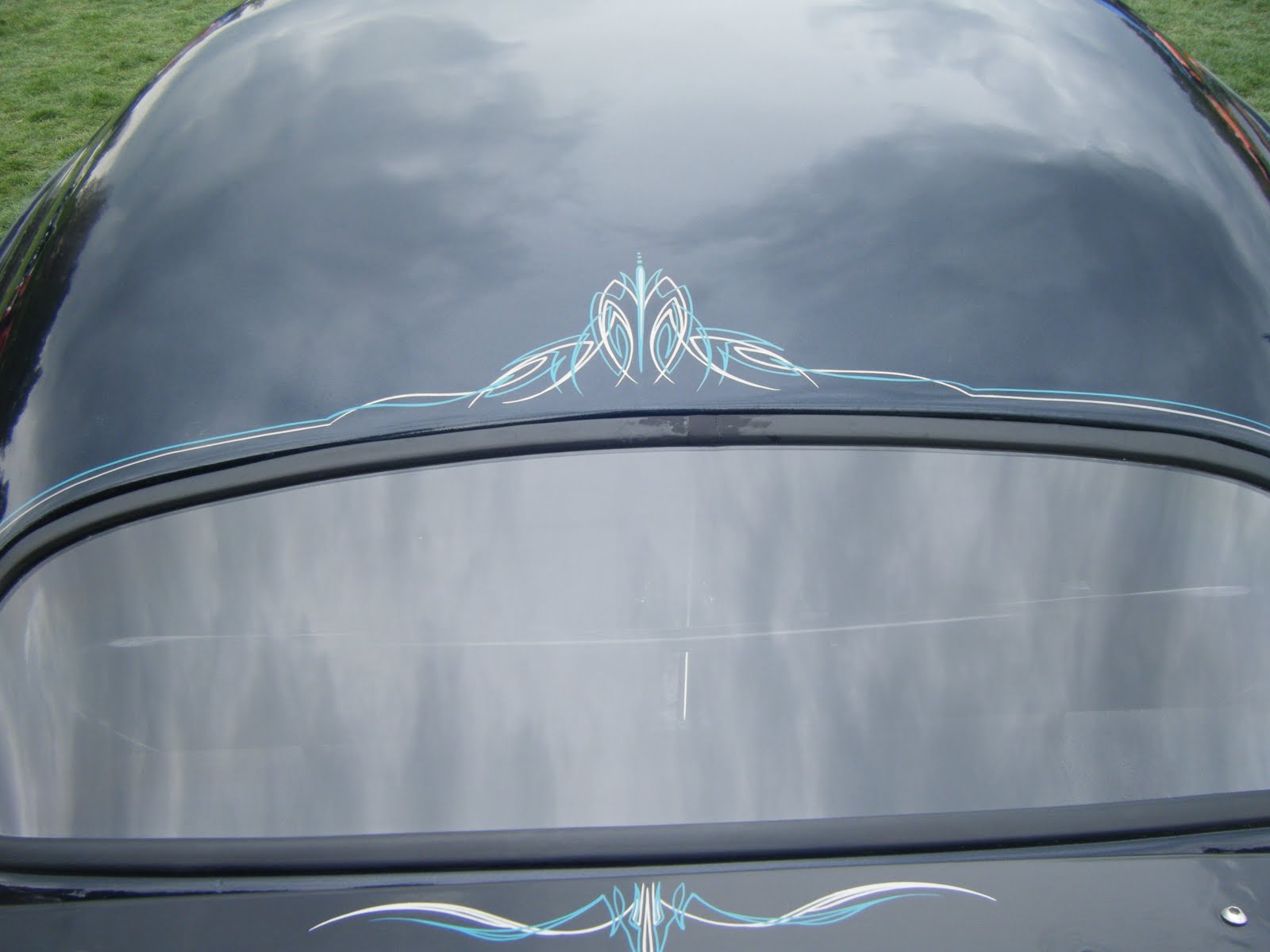 Leonardo's Kustoms pinstriping and lettering