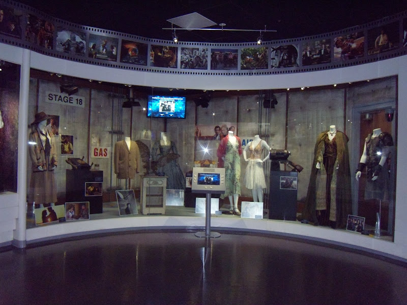 Hollywood Movie Costumes and Props: Original costumes, props and ... Hollywood Movie Costumes and Props: Original costumes, props and ...
