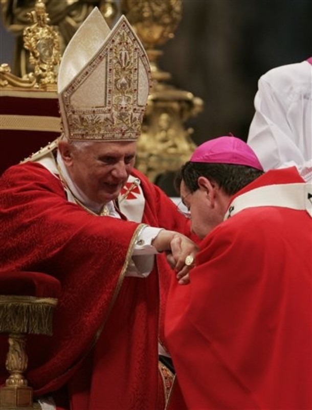 A Catholic Life: Pallium Presented by Pope Benedict XVI during Solemn Mass