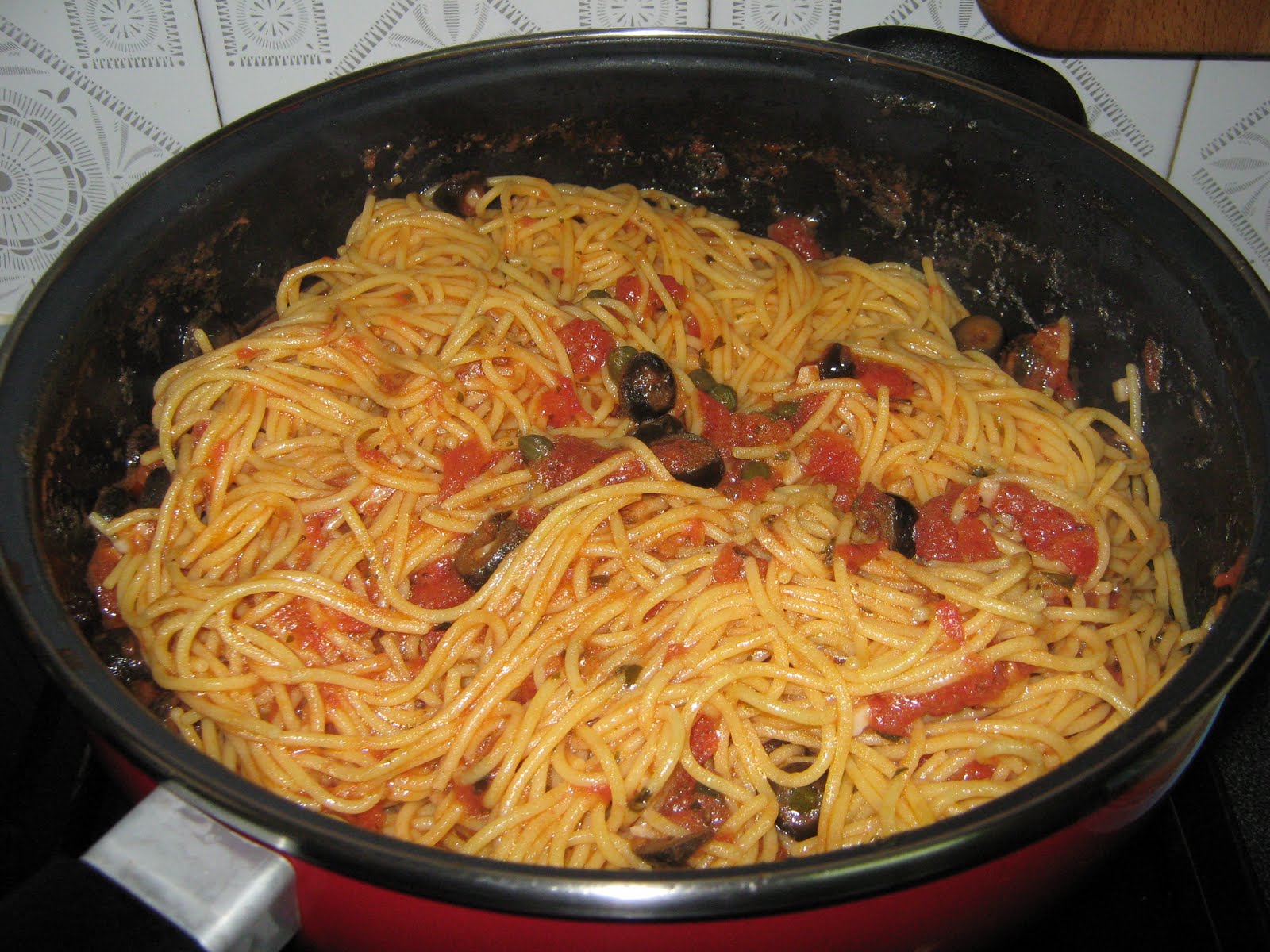 Pa amb tomàquet: Spaghetti de maiz, picantes a la siciliana