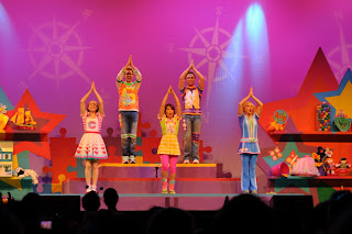 lachinvasion: Hi-5 Playtime!