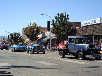 Highway Runner: OMAK STAMPEDE PARADE, OMAK, WA
