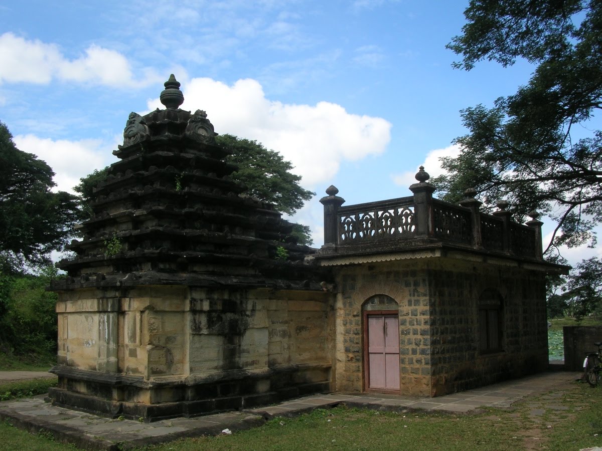Journeys across Karnataka: Haliyal Fort