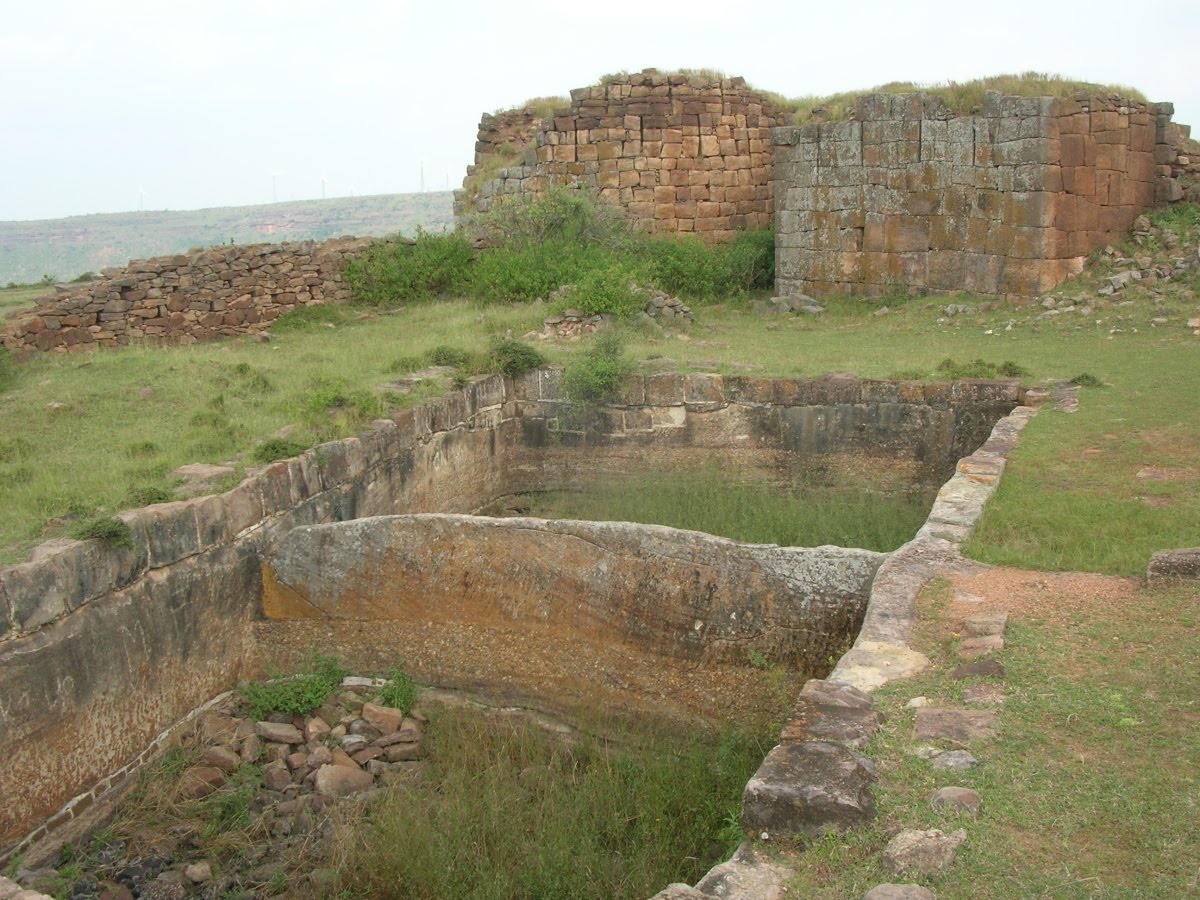 Journeys across Karnataka: Gajendragad Fort