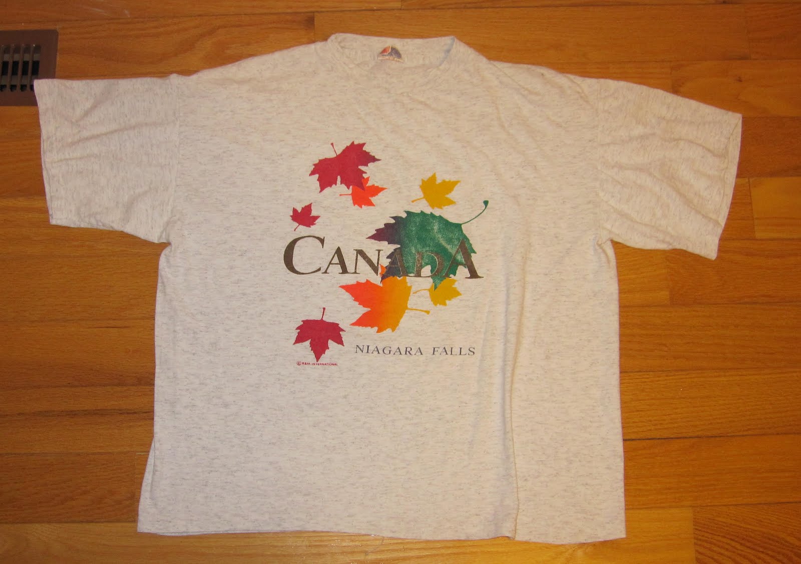 Frou Frou by lovenicky: T-shirt Refashion - Simplicity 4699