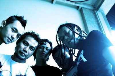 Lyric Bundle: Naff Band - Tak Seindah Cinta Yang Semestinya