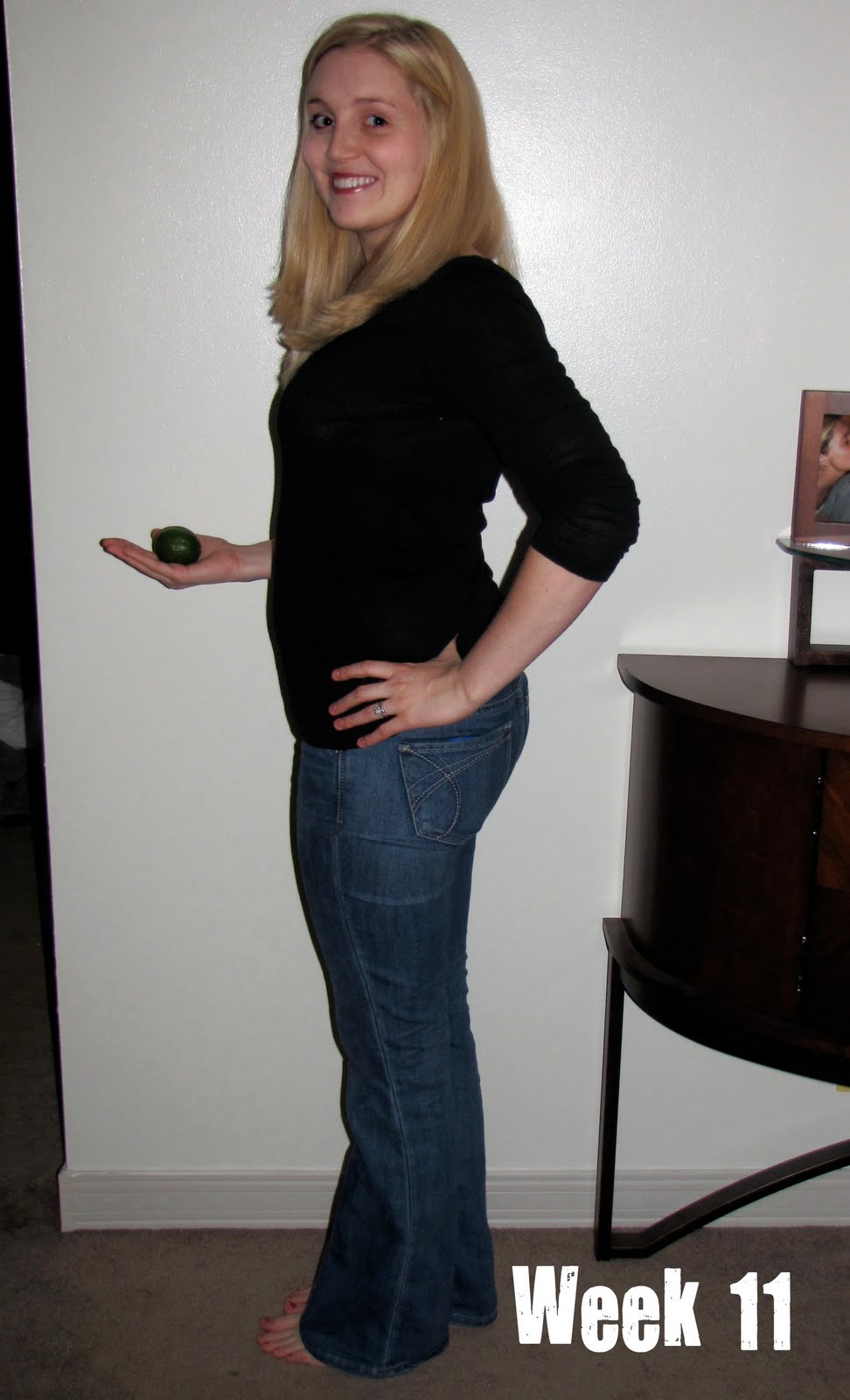 Life in the White House: 11 Weeks belly picture