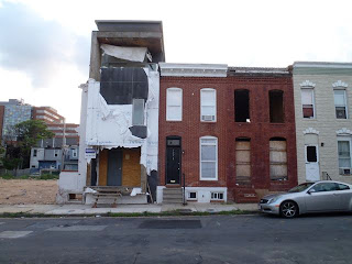 Cletus in the City: Our house! aka the ghetto!