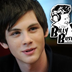Putikus.Blogspot.Com: Justin Bieber VS Logan Lerman