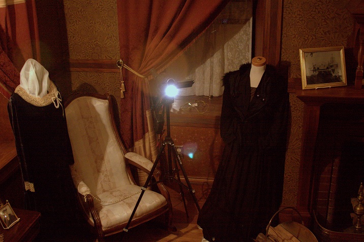 J.W. Ocker: Tenney Castle Gatehouse Appearance