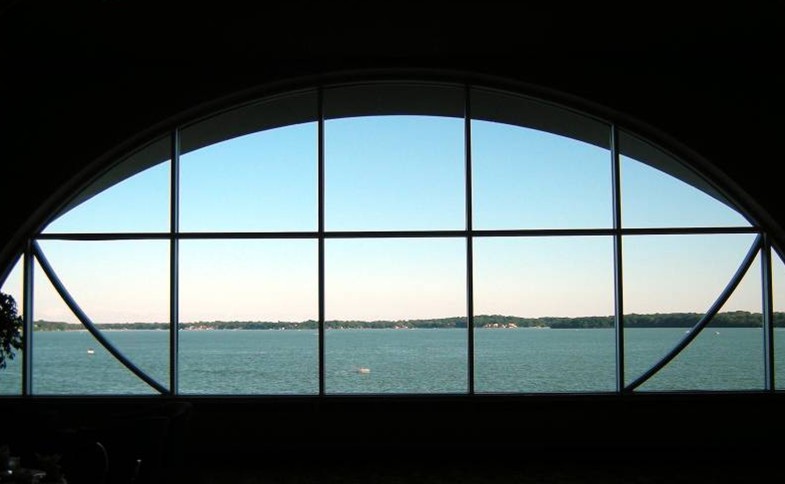 The Mathematical Tourist: Walls, Windows, and Riemann Sums