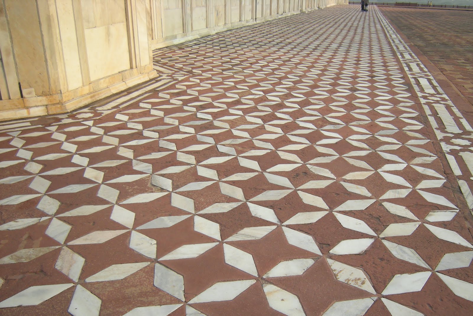 The Mathematical Tourist: Tilings at the Taj Mahal