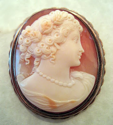 musings of a sea witch: Shell Cameos