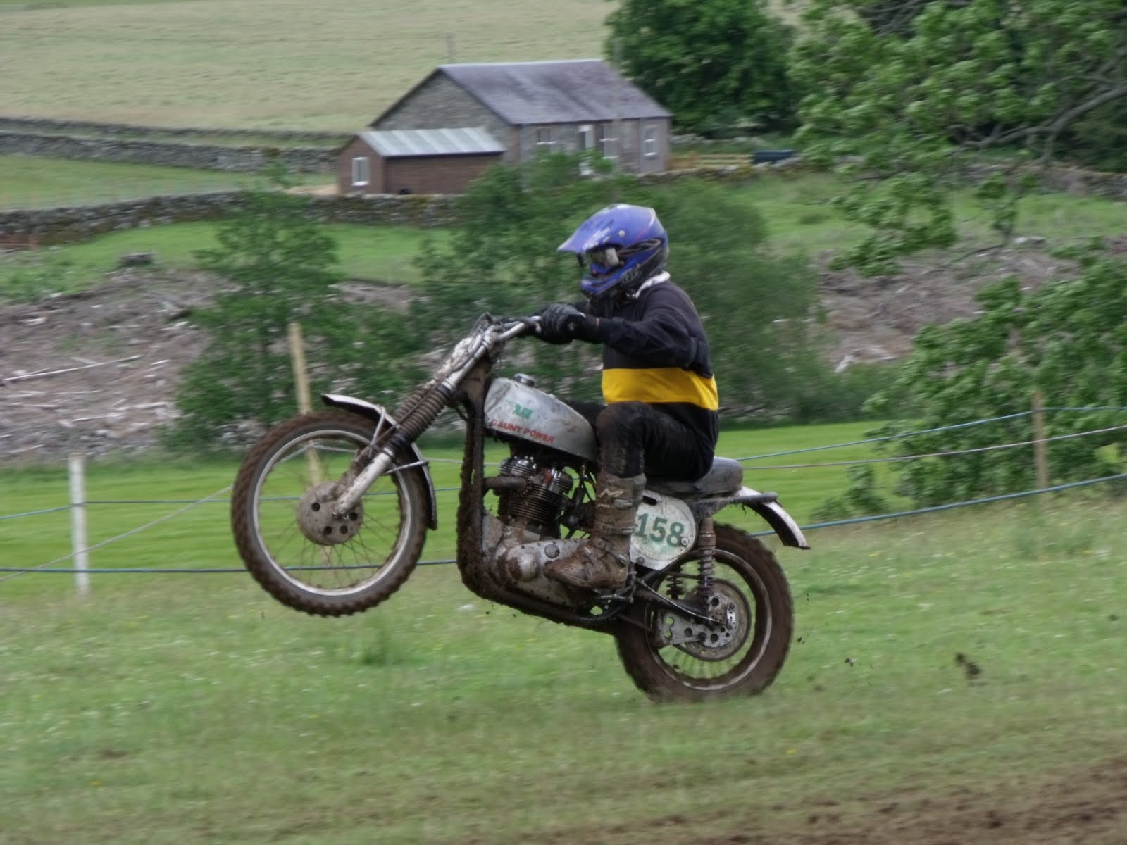 Scottish Classic Motorcycle Racing: Thornhill Scramble 2010