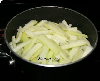 "Cooking made Easy": Laing (Ginataang Tangkay ng Gabi)