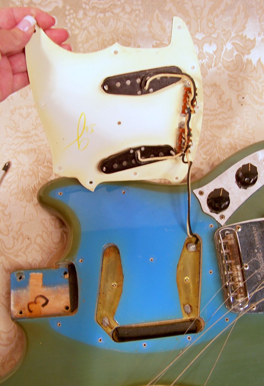 Fender Competition Mustang and Fender Swinger Guitars: Competition ...