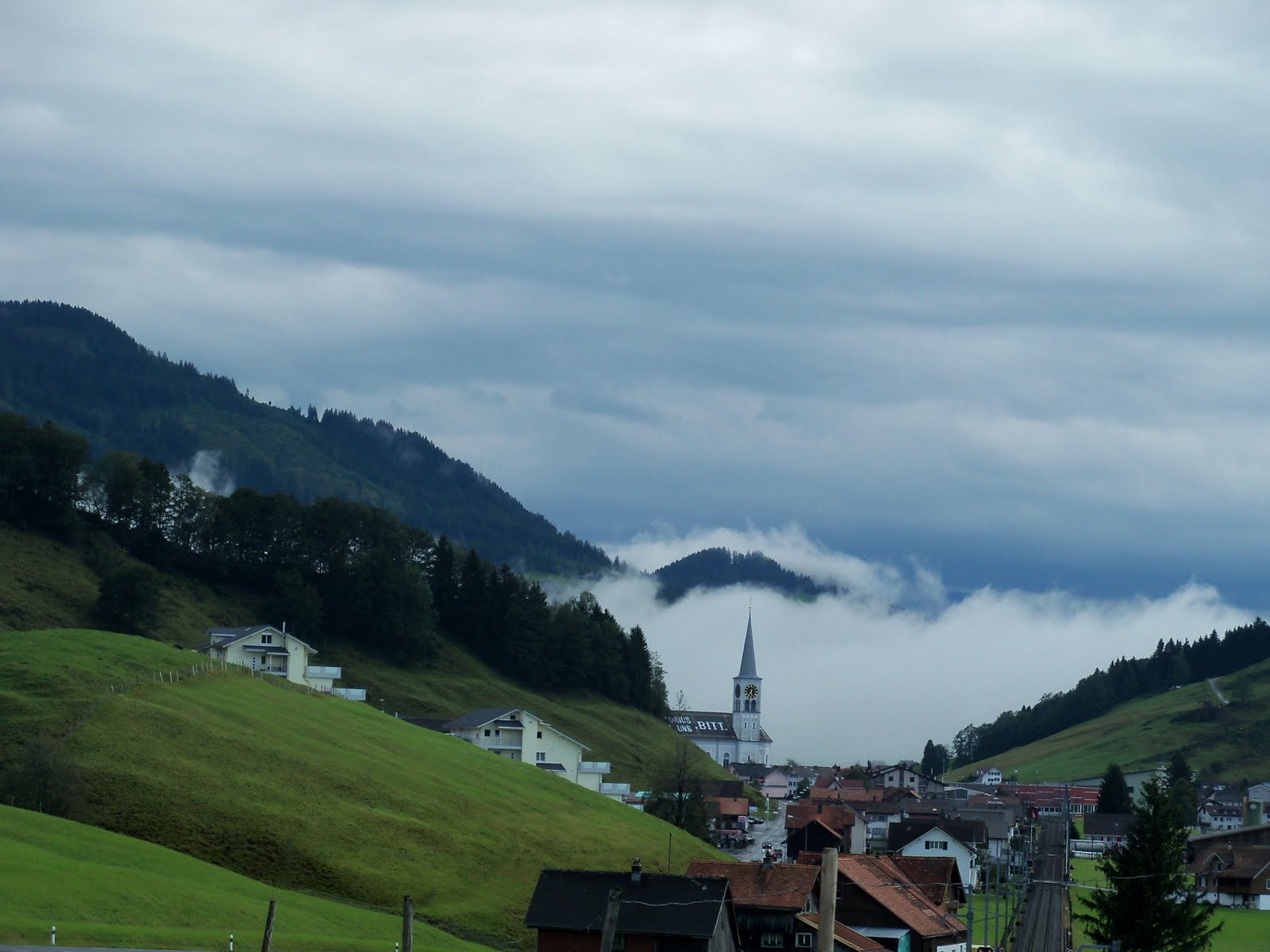 sunflower: Lauterbrunnen - Alpii Elvetieni