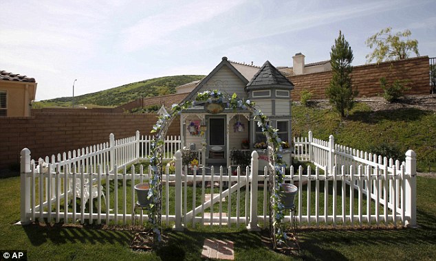 luxury dog house $20,000 mansions - Spluch - Interesting/Fun Stuff From ...