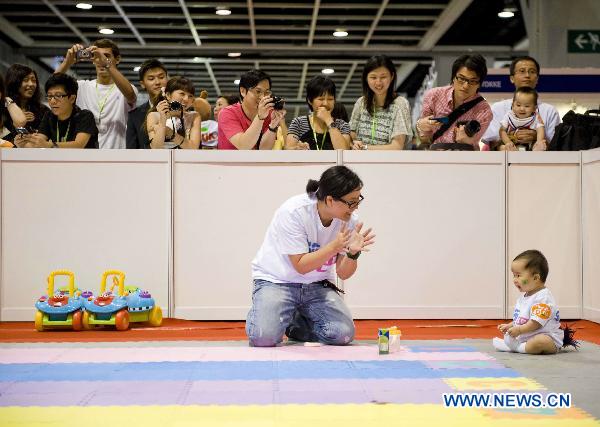 Baby Crawling Race Contest - Spluch - Interesting/Fun Stuff From Around ...
