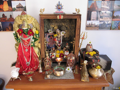 Sanatana Dharma Hinduismo: O altar doméstico.