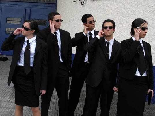 Energic Particles: Los Agentes de matrix toman el control