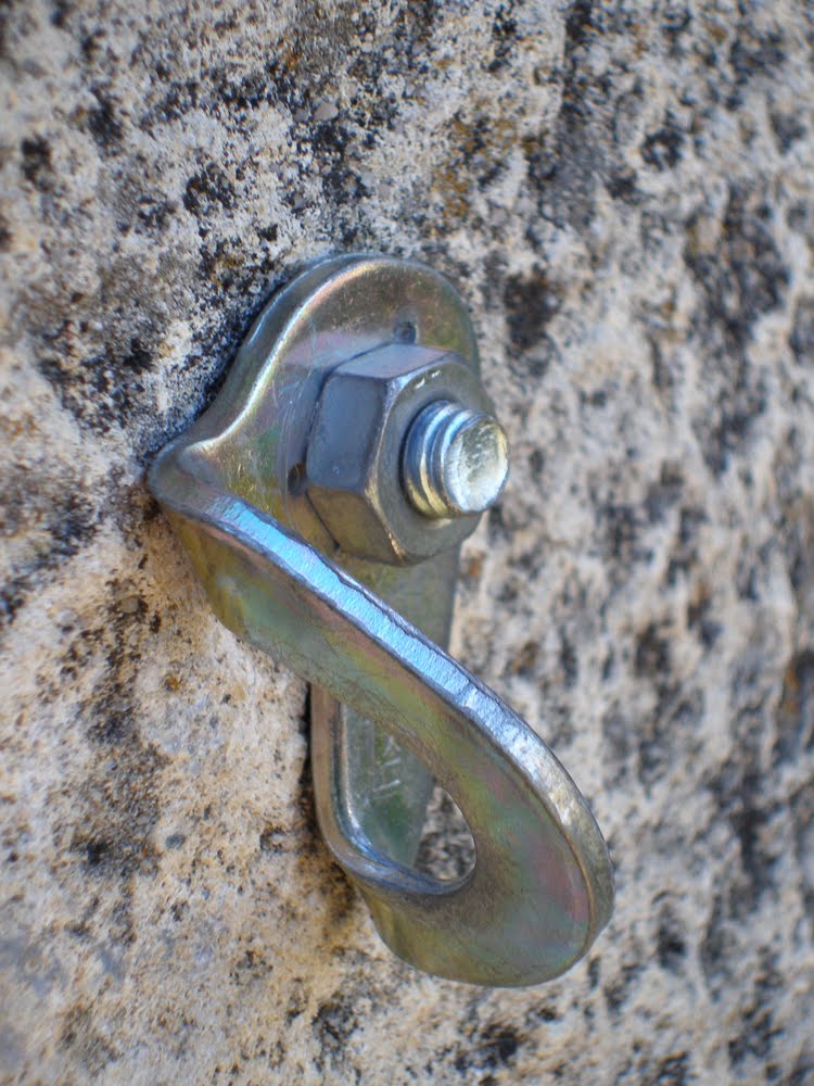 Técnicas de escalada: Nociones basicas y anclajes fijos artificiales.