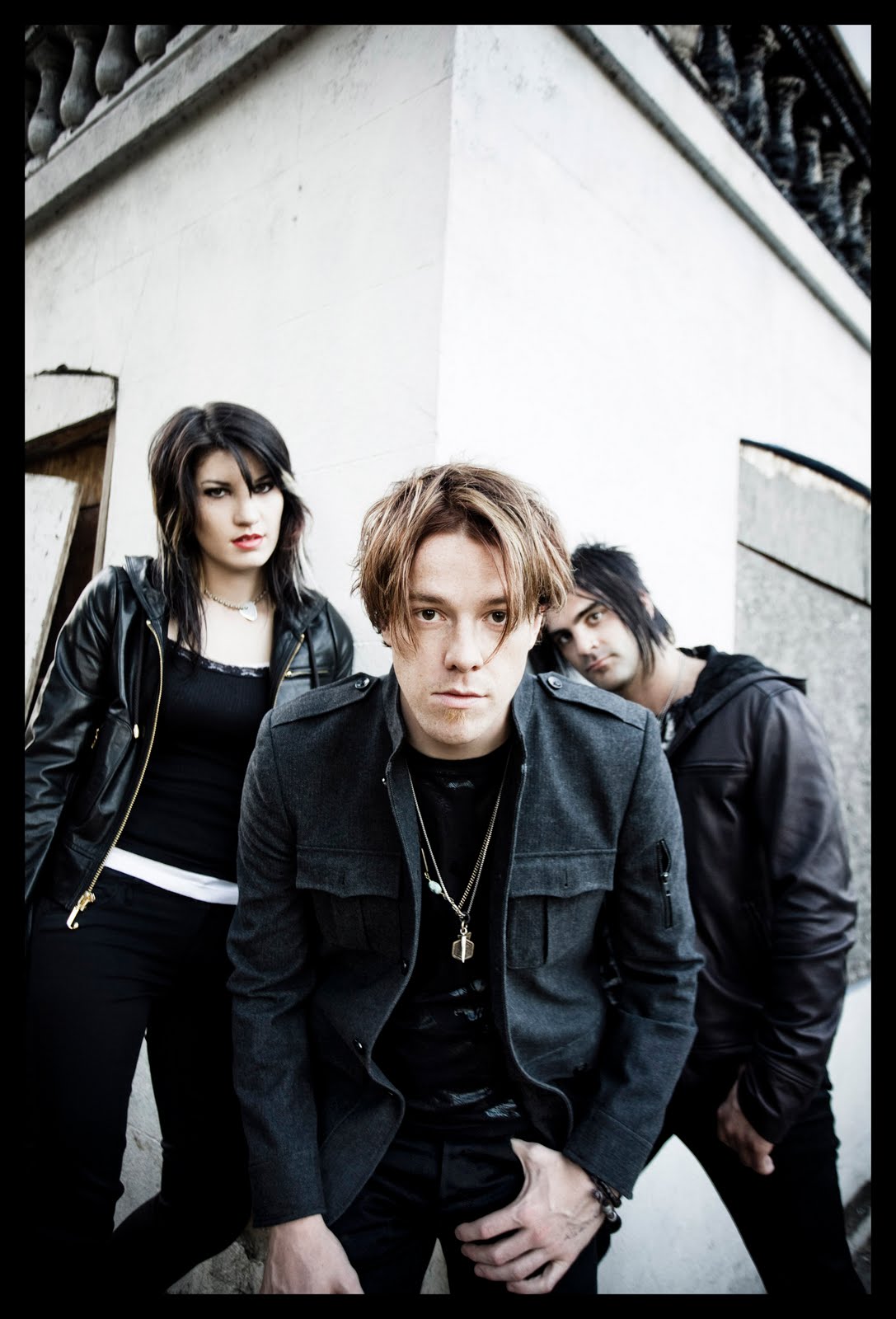 Sick Puppies Lead Singer