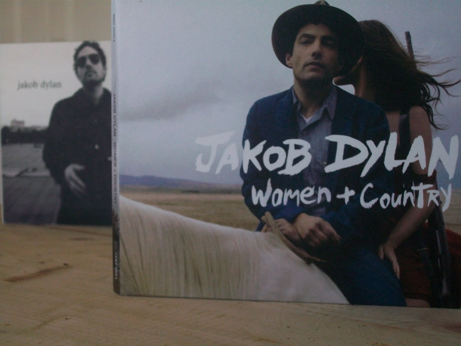 Peace, Love, and Coffee: Jakob Dylan Women + Country