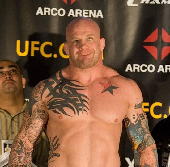 danipruebas1: JEFF MONSON NO PELEARÁ EN BITETTI COMBAT