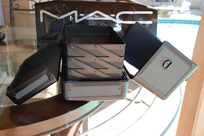 ~ i hart mac ~: For Sale! Brand New ***MAC*** Traincase
