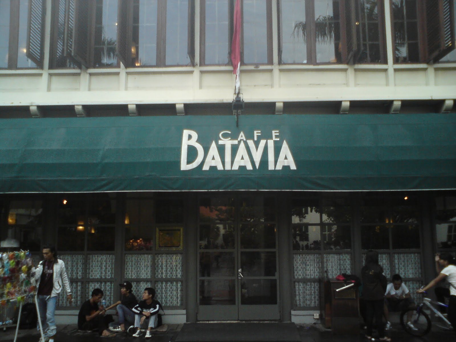 The Interpreter: Jakarta, Day ① : CAFE BATAVIA