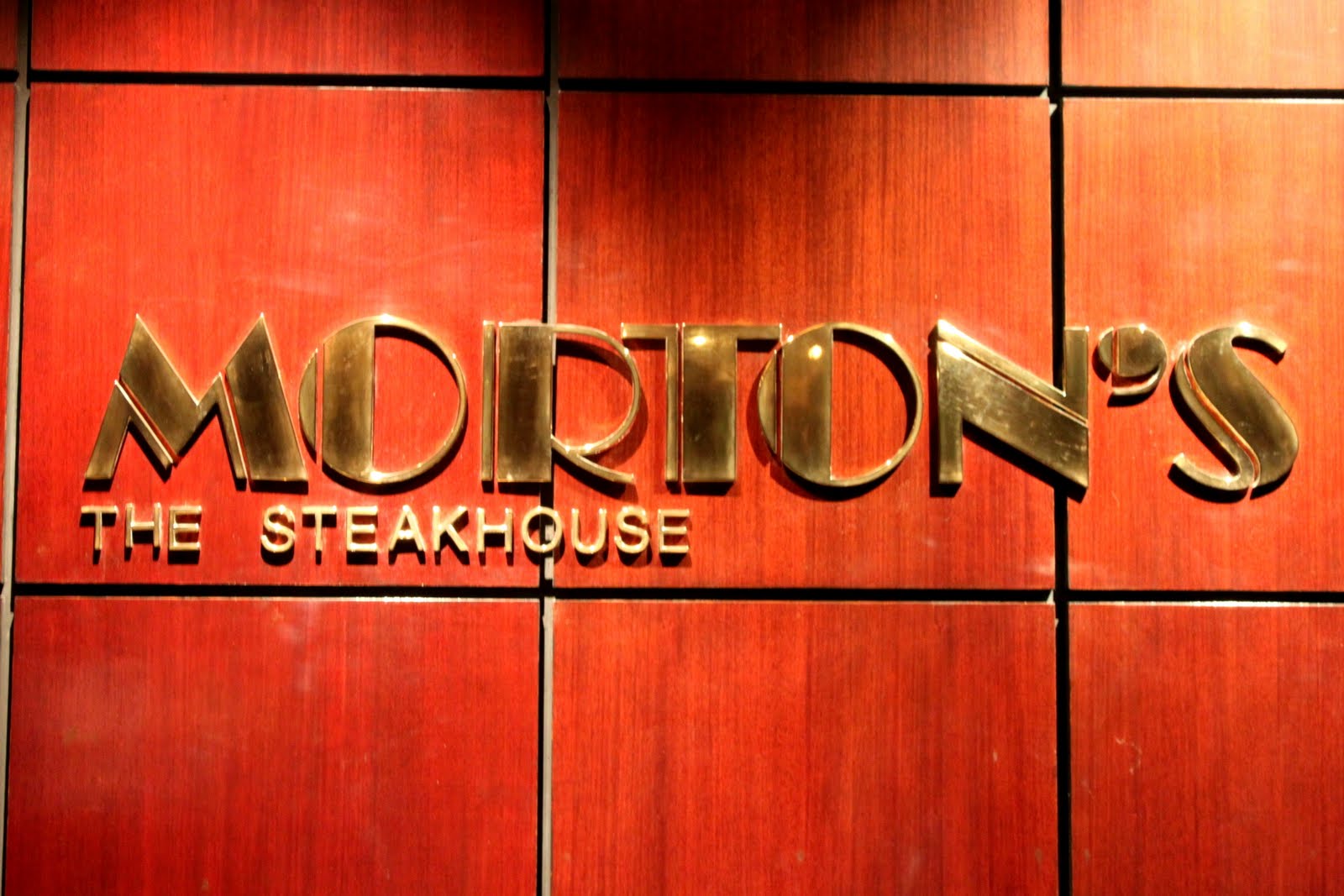 *the simplest aphrodisiac: Morton's Steakhouse