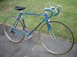 The Raleigh Grand Prix: Classic Raleigh Grand Prix! True Blue!