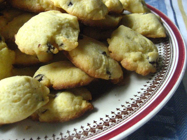 Zaletti: Polenta Cookies w/ Currants