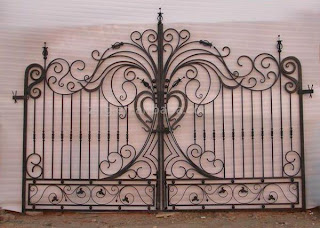 Sweet Older Sister: Beautiful Wrought Iron Gates