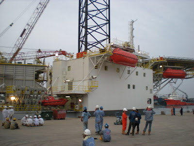 Naga 2: Rig Moving from Graha to Nanindah Shipyard, 14th July 2009