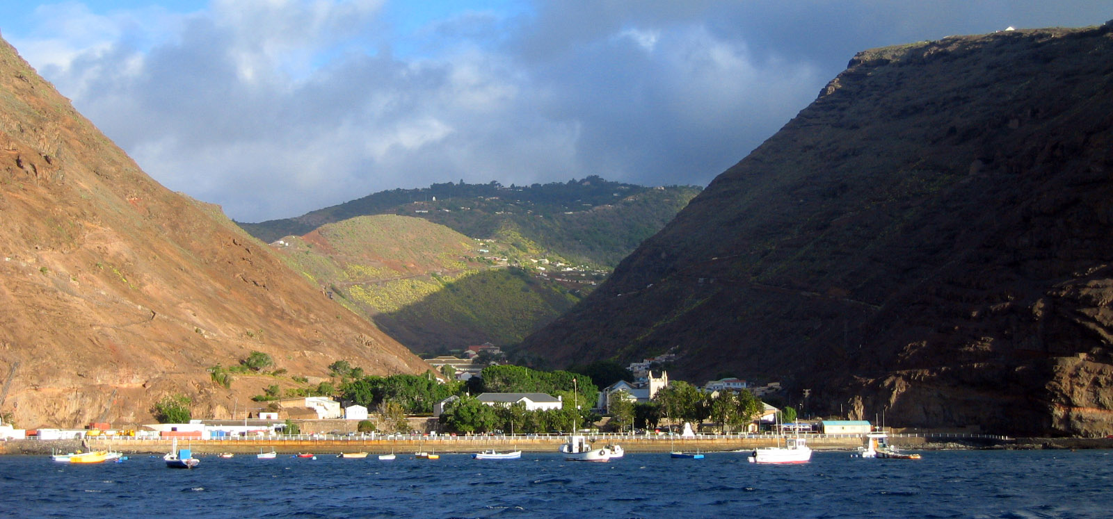 JAMESTOWN, THE CAPITAL OF SAINT HELENA ~ Klima Naturali™