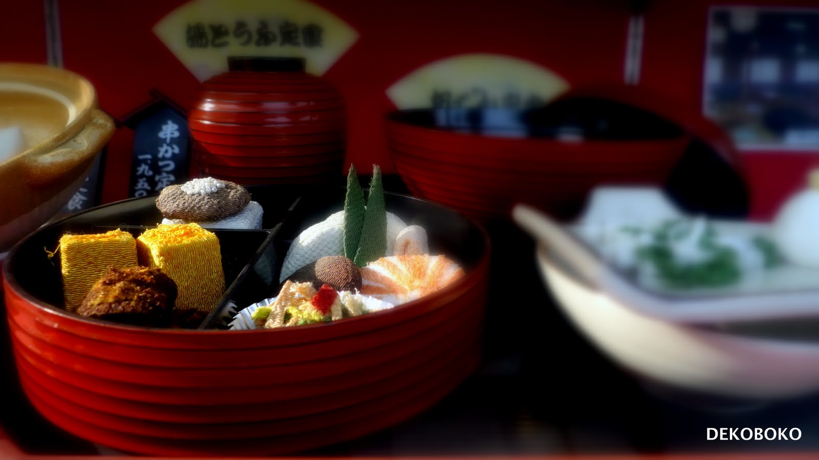 DEKOBOKO: Realistic Fake Food