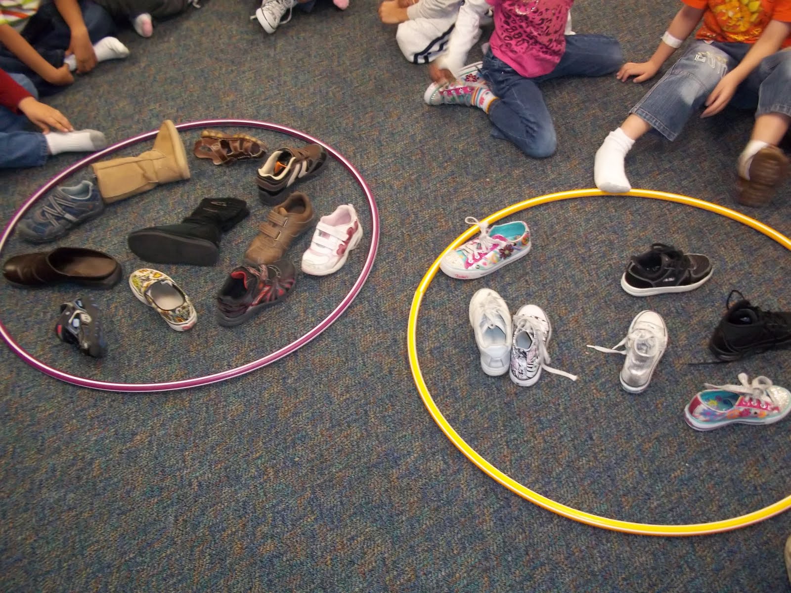 Mrs. Wood's Kindergarten Class: Shoe Sorting