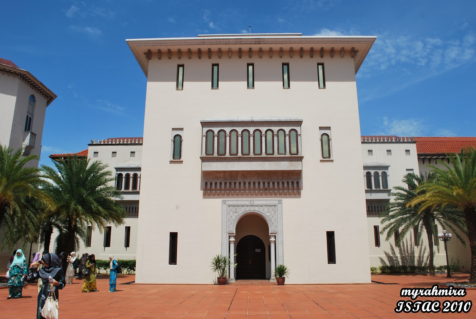 Dari Pena Siswi: International Institute of Islamic Thought and ...