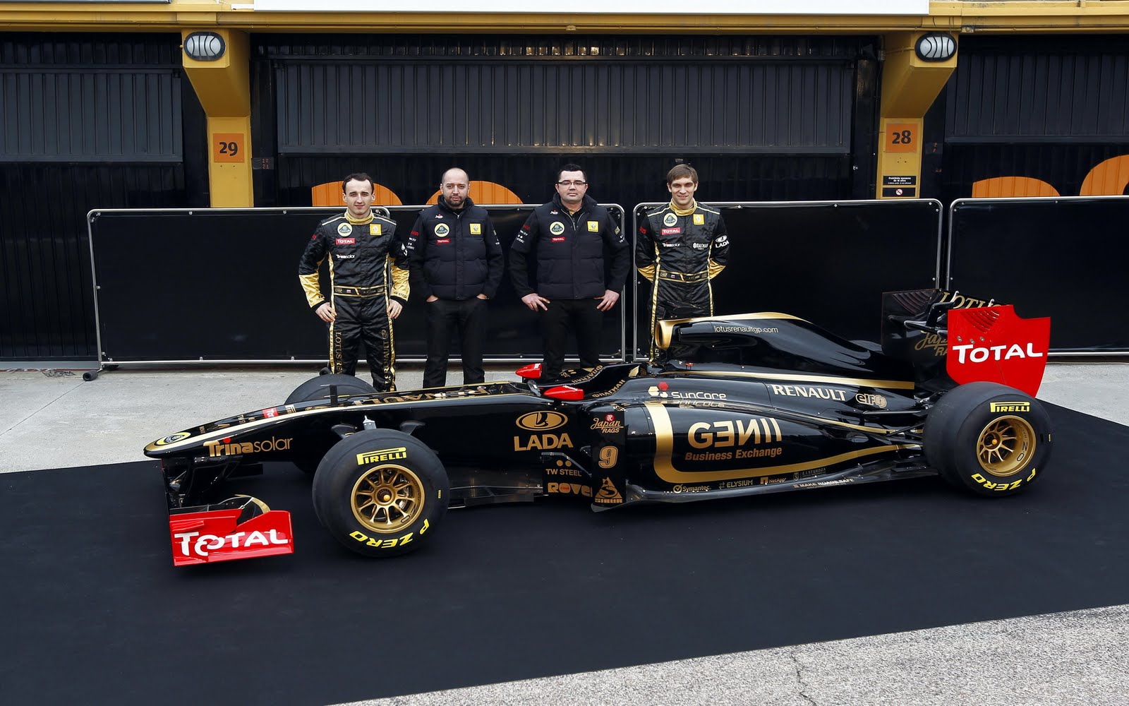 LOTUS RENAULT R31 HIGH RESOLUTION IMAGES - FORMULA 1