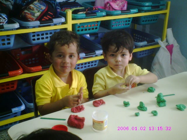 Mis Ovejitas 1b: Los chiquitos y chiquitas realizando figuras con ...