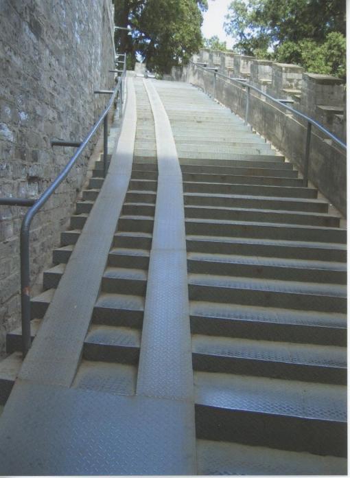 Josi's Multiple Sclerosis Blog: Handicapped Ramp Fails