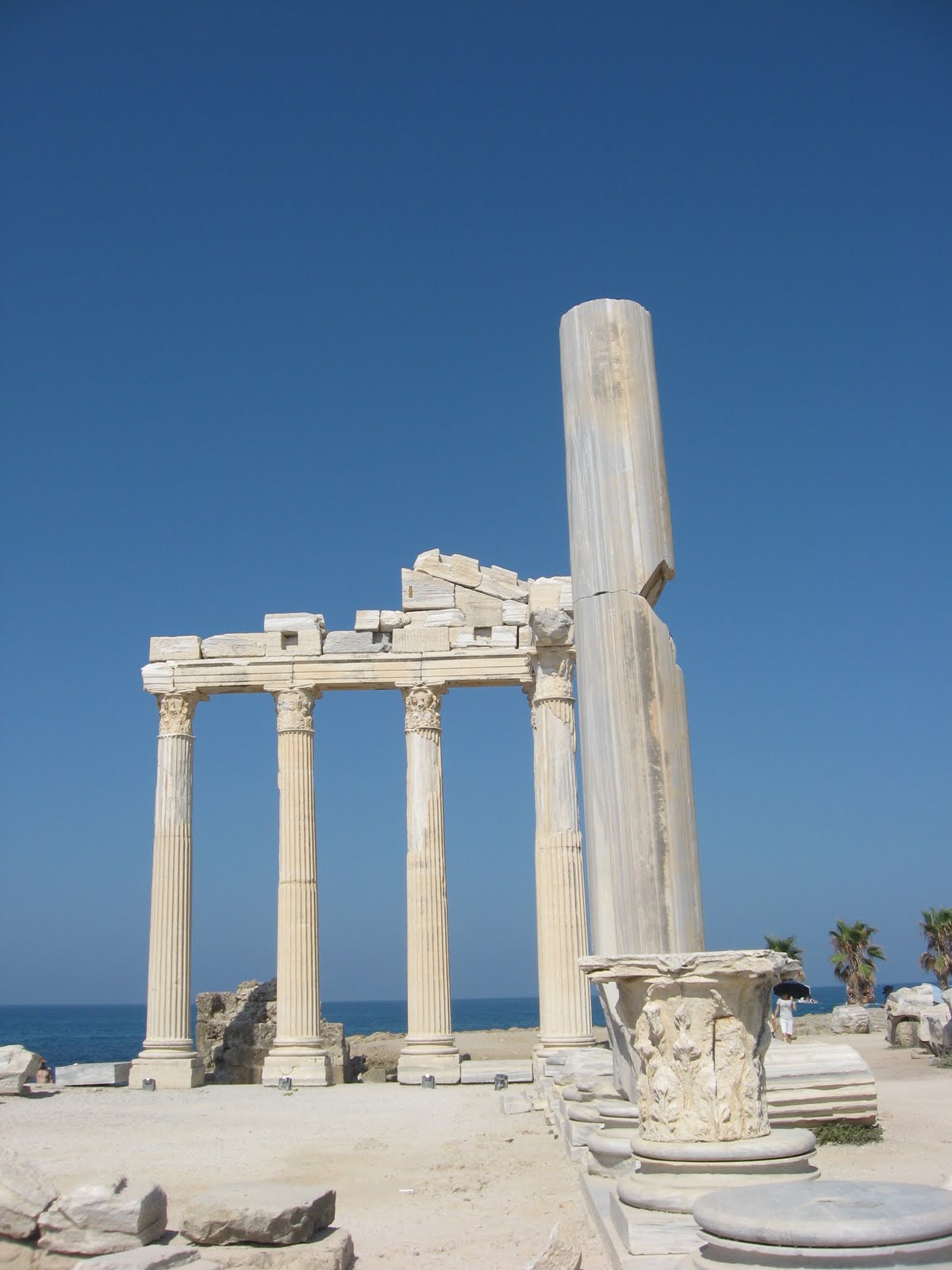 smyrna: τα μνημεια της" τουρκιας"