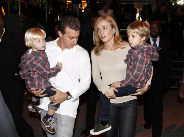 Angélica Meu Jeito de Ser: Angélica: Colar com fotos da Família